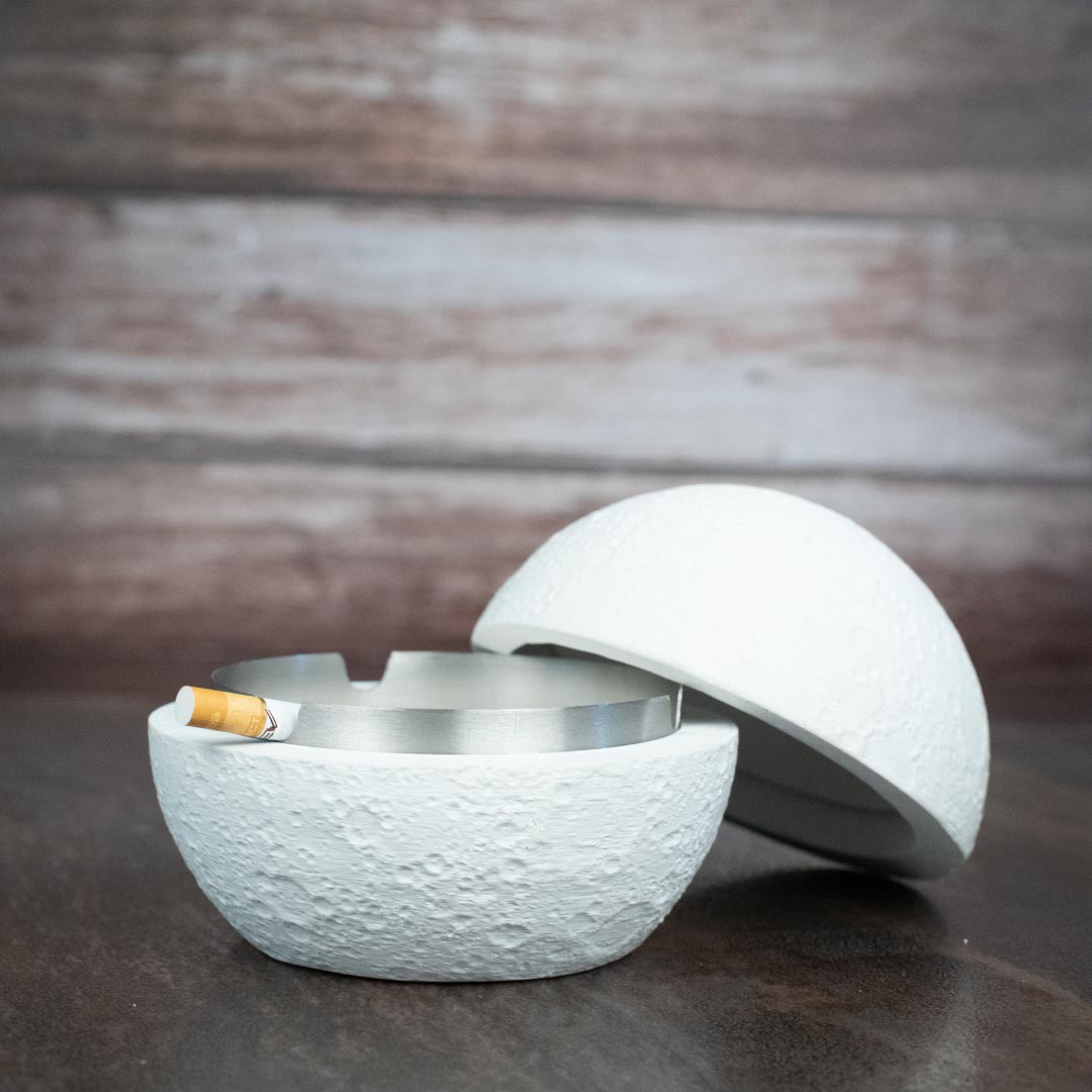 ASHLUNA - Embrace the Lunar Glow of Stylish Smoking - Correa Studios